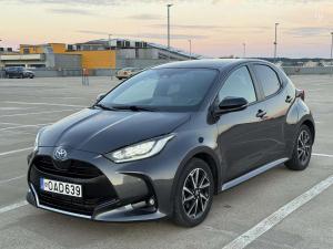 Grey Toyota Yaris 2022 in Vilnius, with an engine capacity of 1.49 L and mileage of 47 thousand km for 16500 €, photo 4 on AUTOMOTO.COM.LV