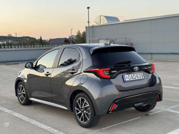 Pelēks Toyota Yaris 2022 Viļņa, ar dzinēja tilpumu 1.49 L un nobraukumu 47 tūkst. km par 16500 €, foto 6 vietnē AUTOMOTO.COM.LV