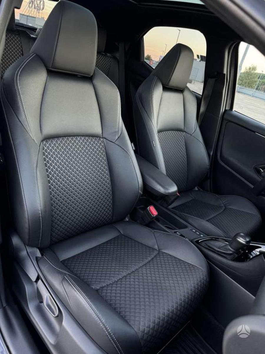 Grey Toyota Yaris 2022 in Vilnius, with an engine capacity of 1.49 L and mileage of 47 thousand km for 16500 €, photo 20 on AUTOMOTO.COM.LV