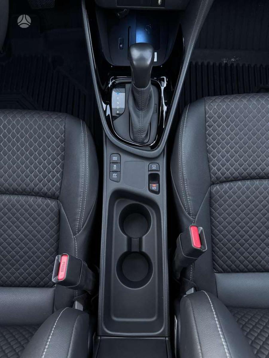 Grey Toyota Yaris 2022 in Vilnius, with an engine capacity of 1.49 L and mileage of 47 thousand km for 16500 €, photo 24 on AUTOMOTO.COM.LV