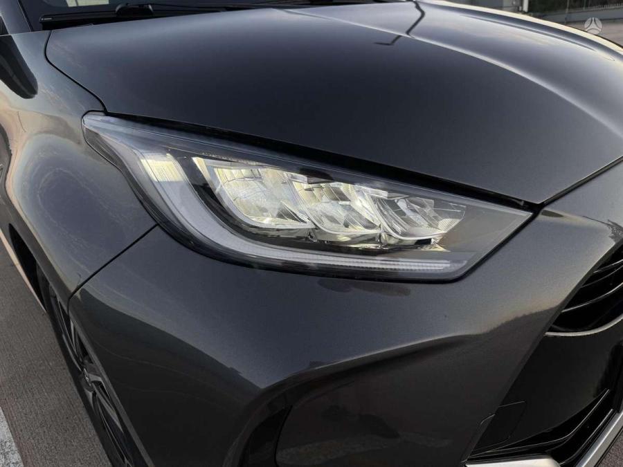 Grey Toyota Yaris 2022 in Vilnius, with an engine capacity of 1.49 L and mileage of 47 thousand km for 16500 €, photo 26 on AUTOMOTO.COM.LV