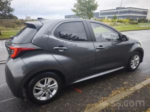 Grey Toyota Yaris 2022 in Riga, with an engine capacity of 1.50 L and mileage of 57 thousand km for 16250 €, photo 5 on AUTOMOTO.COM.LV