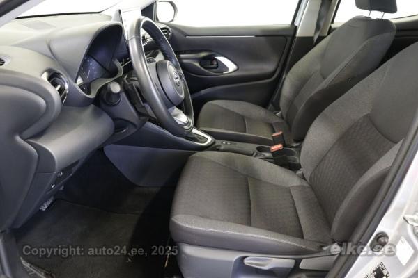 Pelēks Toyota Yaris 2023 Tallina, ar dzinēja tilpumu 1.49 L un nobraukumu 44 tūkst. km par 18300 €, foto 11 vietnē AUTOMOTO.COM.LV