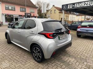 Pelēks Toyota Yaris 2023 Kauņa, ar dzinēja tilpumu 1.50 L un nobraukumu 31 tūkst. km par 21667 €, foto 5 vietnē AUTOMOTO.COM.LV