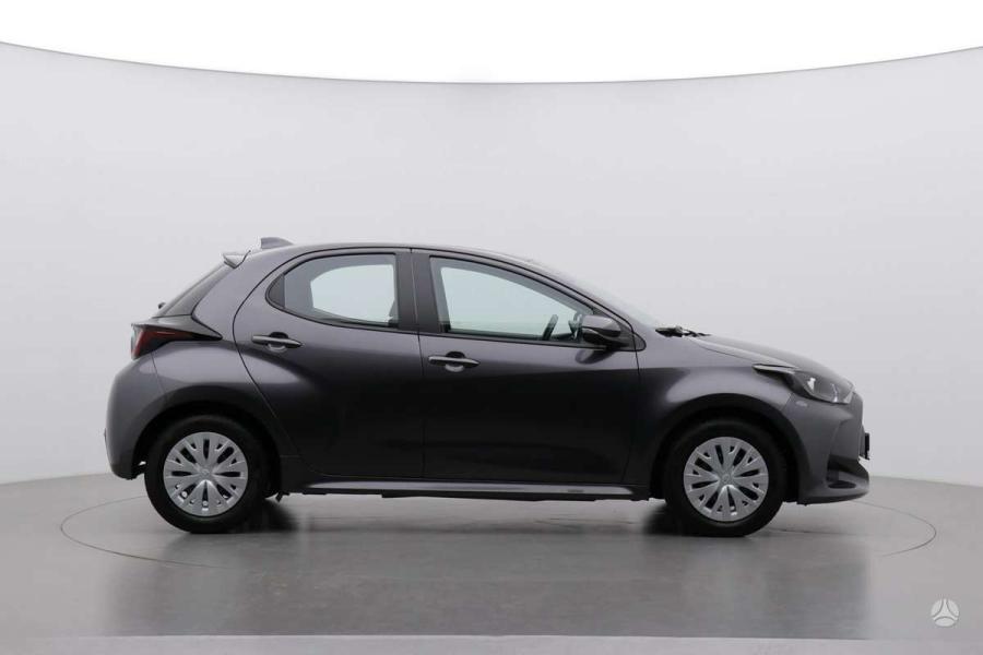 Pelēks Toyota Yaris 2023 Viļņa, ar dzinēja tilpumu 1.49 L un nobraukumu 55 tūkst. km par 16800 €, foto 17 vietnē AUTOMOTO.COM.LV