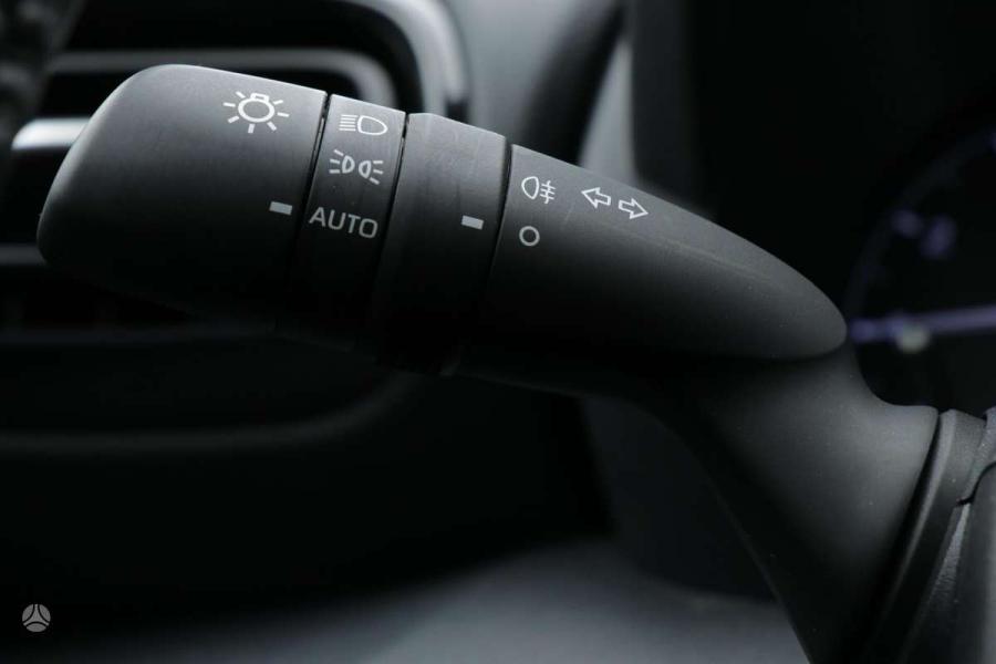 Pelēks Toyota Yaris 2023 Viļņa, ar dzinēja tilpumu 1.49 L un nobraukumu 55 tūkst. km par 16800 €, foto 22 vietnē AUTOMOTO.COM.LV