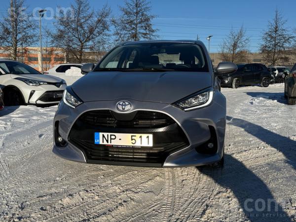 Pelēks Toyota Yaris 2023 Liepāja, ar dzinēja tilpumu 1.50 L un nobraukumu 69 tūkst. km par 16400 €, foto 4 vietnē AUTOMOTO.COM.LV