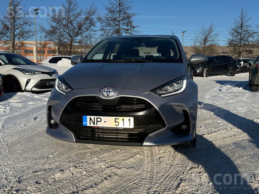 Pelēks Toyota Yaris 2023 Liepāja, ar dzinēja tilpumu 1.50 L un nobraukumu 69 tūkst. km par 16400 €, foto 4 vietnē AUTOMOTO.COM.LV