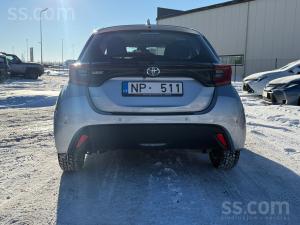 Pelēks Toyota Yaris 2023 Liepāja, ar dzinēja tilpumu 1.50 L un nobraukumu 69 tūkst. km par 16400 €, foto 5 vietnē AUTOMOTO.COM.LV