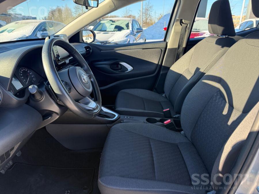 Pelēks Toyota Yaris 2023 Liepāja, ar dzinēja tilpumu 1.50 L un nobraukumu 69 tūkst. km par 16400 €, foto 8 vietnē AUTOMOTO.COM.LV