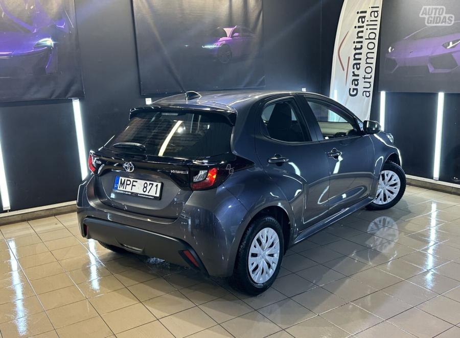 Grey Toyota Yaris 2023 in Avizieniai, with an engine capacity of 1.50 L and mileage of 36 thousand km for 17500 €, photo 3 on AUTOMOTO.COM.LV