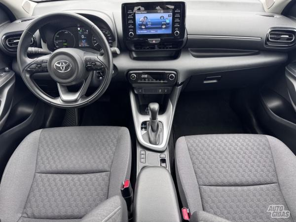 Grey Toyota Yaris 2023 in Avizieniai, with an engine capacity of 1.50 L and mileage of 36 thousand km for 17500 €, photo 3 on AUTOMOTO.COM.LV