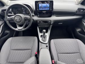 Grey Toyota Yaris 2023 in Avizieniai, with an engine capacity of 1.50 L and mileage of 36 thousand km for 17500 €, photo 4 on AUTOMOTO.COM.LV