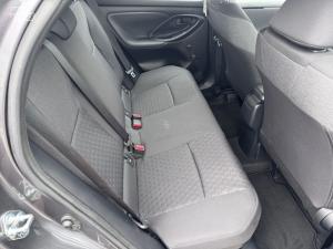 Grey Toyota Yaris 2023 in Avizieniai, with an engine capacity of 1.50 L and mileage of 36 thousand km for 17500 €, photo 6 on AUTOMOTO.COM.LV
