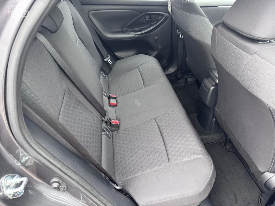 Grey Toyota Yaris 2023 in Avizieniai, with an engine capacity of 1.50 L and mileage of 36 thousand km for 17500 €, photo 6 on AUTOMOTO.COM.LV