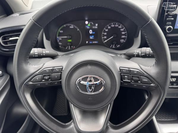 Grey Toyota Yaris 2023 in Avizieniai, with an engine capacity of 1.50 L and mileage of 36 thousand km for 17500 €, photo 7 on AUTOMOTO.COM.LV