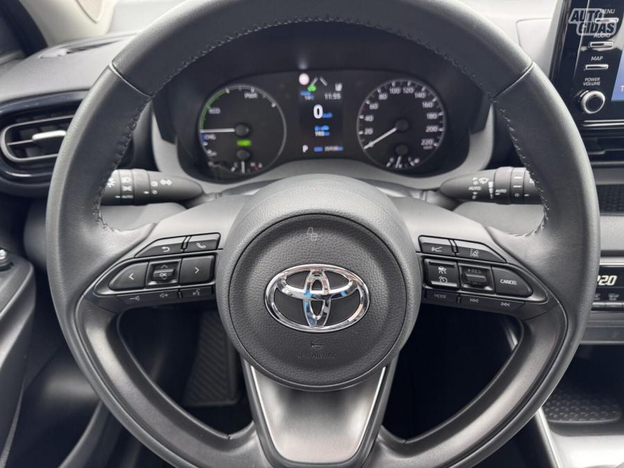 Grey Toyota Yaris 2023 in Avizieniai, with an engine capacity of 1.50 L and mileage of 36 thousand km for 17500 €, photo 8 on AUTOMOTO.COM.LV
