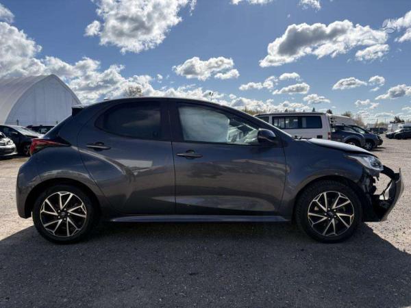 Pelēks Toyota Yaris 2023 Radviliškis, ar dzinēja tilpumu 1.49 L un nobraukumu 30 tūkst. km par 7550 €, foto 7 vietnē AUTOMOTO.COM.LV