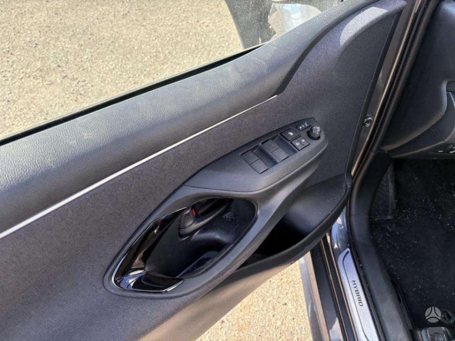 Pelēks Toyota Yaris 2023 Radviliškis, ar dzinēja tilpumu 1.49 L un nobraukumu 30 tūkst. km par 7550 €, foto 13 vietnē AUTOMOTO.COM.LV