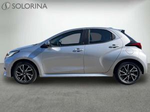 Grey Toyota Yaris 2023 in Klaipeda, with an engine capacity of 1.49 L and mileage of 73 thousand km for 18600 €, photo 4 on AUTOMOTO.COM.LV