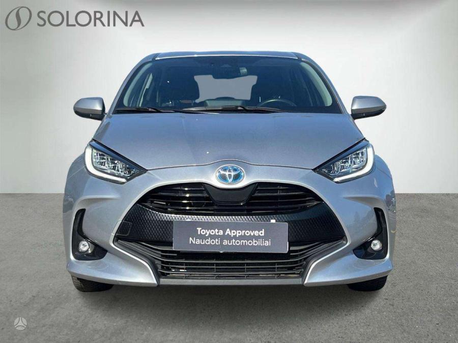 Grey Toyota Yaris 2023 in Klaipeda, with an engine capacity of 1.49 L and mileage of 73 thousand km for 18600 €, photo 6 on AUTOMOTO.COM.LV