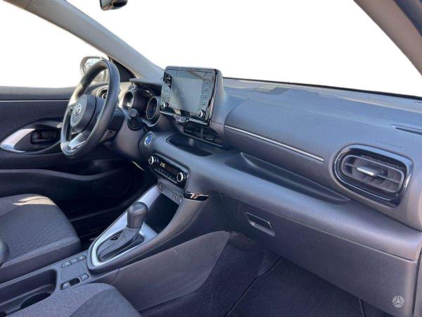 Grey Toyota Yaris 2023 in Klaipeda, with an engine capacity of 1.49 L and mileage of 73 thousand km for 18600 €, photo 6 on AUTOMOTO.COM.LV