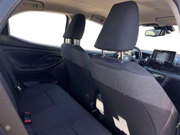 Grey Toyota Yaris 2023 in Klaipeda, with an engine capacity of 1.49 L and mileage of 73 thousand km for 18600 €, photo 7 on AUTOMOTO.COM.LV