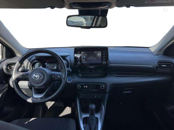 Grey Toyota Yaris 2023 in Klaipeda, with an engine capacity of 1.49 L and mileage of 73 thousand km for 18600 €, photo 8 on AUTOMOTO.COM.LV
