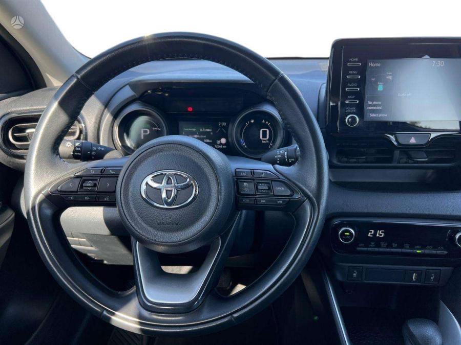 Grey Toyota Yaris 2023 in Klaipeda, with an engine capacity of 1.49 L and mileage of 73 thousand km for 18600 €, photo 10 on AUTOMOTO.COM.LV