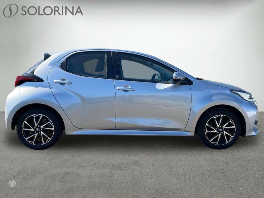 Grey Toyota Yaris 2023 in Klaipeda, with an engine capacity of 1.49 L and mileage of 73 thousand km for 18600 €, photo 17 on AUTOMOTO.COM.LV