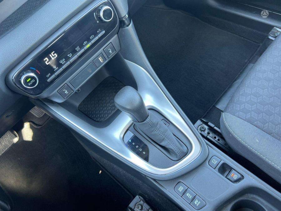 Grey Toyota Yaris 2023 in Klaipeda, with an engine capacity of 1.49 L and mileage of 73 thousand km for 18600 €, photo 21 on AUTOMOTO.COM.LV