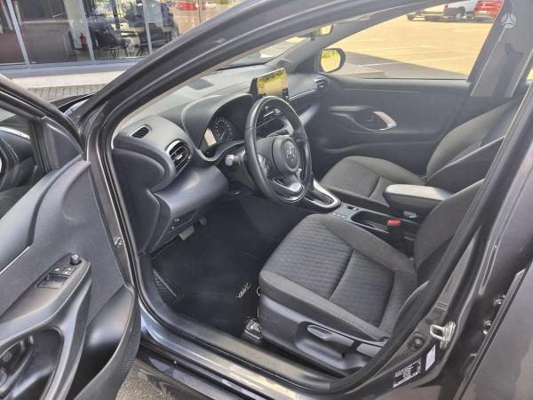 Pelēks Toyota Yaris 2023 Kauņa, ar dzinēja tilpumu 1.50 L un nobraukumu 90 tūkst. km par 14600 €, foto 6 vietnē AUTOMOTO.COM.LV