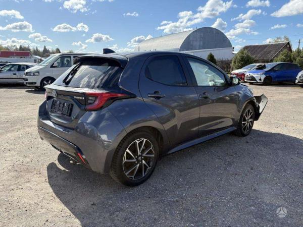 Pelēks Toyota Yaris 2023 Radviliškis, ar dzinēja tilpumu 1.49 L un nobraukumu 30 tūkst. km par 7350 €, foto 4 vietnē AUTOMOTO.COM.LV