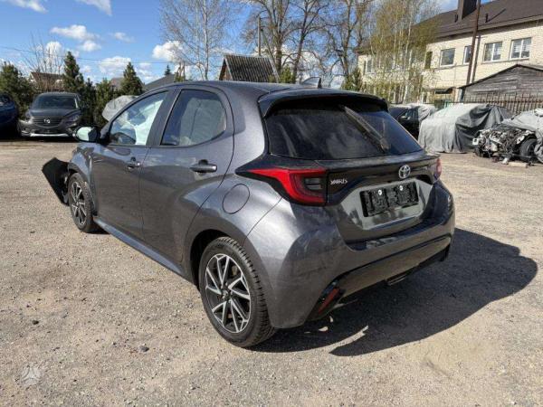 Pelēks Toyota Yaris 2023 Radviliškis, ar dzinēja tilpumu 1.49 L un nobraukumu 30 tūkst. km par 7350 €, foto 5 vietnē AUTOMOTO.COM.LV