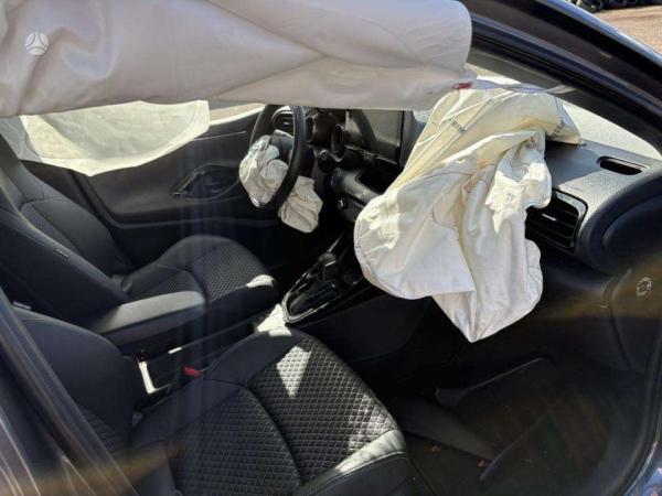 Pelēks Toyota Yaris 2023 Radviliškis, ar dzinēja tilpumu 1.49 L un nobraukumu 30 tūkst. km par 7350 €, foto 8 vietnē AUTOMOTO.COM.LV