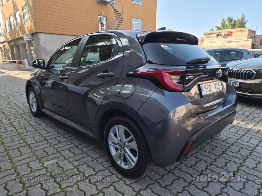 Grey Toyota Yaris 2023 in Tallinn, with an engine capacity of 1.50 L and mileage of 0 thousand km for 13990 €, photo 5 on AUTOMOTO.COM.LV