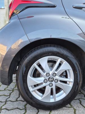 Grey Toyota Yaris 2023 in Tallinn, with an engine capacity of 1.50 L and mileage of 0 thousand km for 13990 €, photo 8 on AUTOMOTO.COM.LV