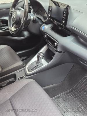 Grey Toyota Yaris 2023 in Tallinn, with an engine capacity of 1.50 L and mileage of 0 thousand km for 13990 €, photo 9 on AUTOMOTO.COM.LV