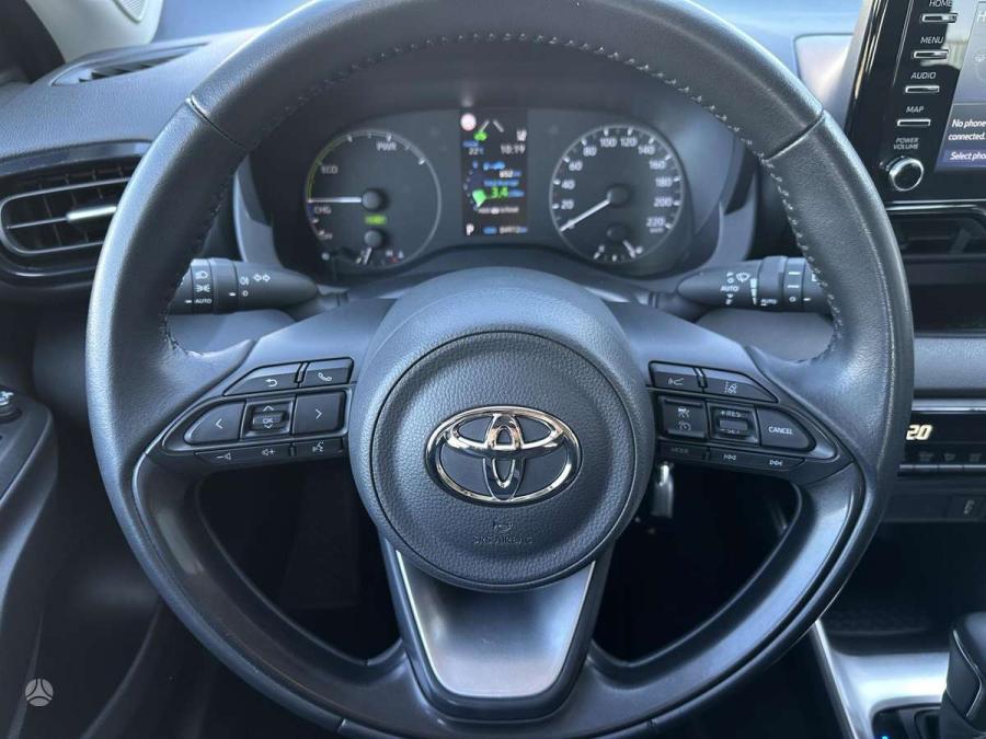 Grey Toyota Yaris 2023 in Vilnius, with an engine capacity of 1.50 L and mileage of 85 thousand km for 15950 €, photo 8 on AUTOMOTO.COM.LV