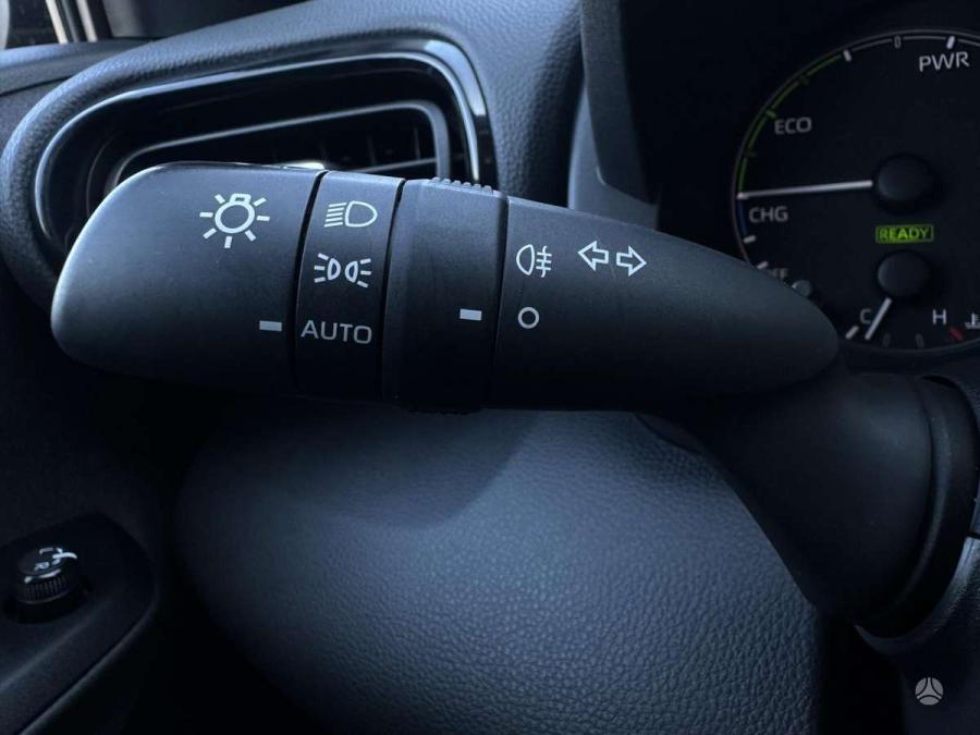 Grey Toyota Yaris 2023 in Vilnius, with an engine capacity of 1.50 L and mileage of 85 thousand km for 15950 €, photo 14 on AUTOMOTO.COM.LV