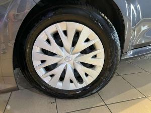 Grey Toyota Yaris 2023 in Vilnius, with an engine capacity of 1.50 L and mileage of 85 thousand km for 15950 €, photo 26 on AUTOMOTO.COM.LV