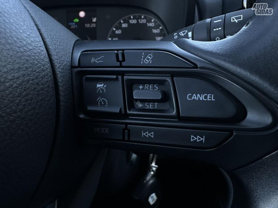 Серый Тойота Ярис 2023 в Авиженяй, объемом двигателя 1.50 л и пробегом 85 тыс. км за 15950 €, фото 13 на AUTOMOTO.COM.LV