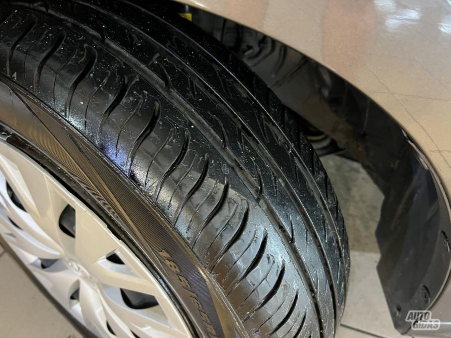 Серый Тойота Ярис 2023 в Авиженяй, объемом двигателя 1.50 л и пробегом 85 тыс. км за 15950 €, фото 27 на AUTOMOTO.COM.LV
