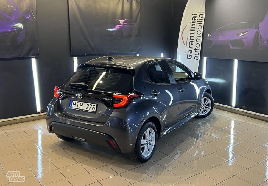 Grey Toyota Yaris 2023 in Avizieniai, with an engine capacity of 1.50 L and mileage of 74 thousand km for 16950 €, photo 3 on AUTOMOTO.COM.LV