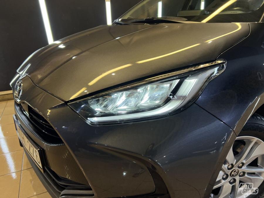 Grey Toyota Yaris 2023 in Avizieniai, with an engine capacity of 1.50 L and mileage of 74 thousand km for 16950 €, photo 5 on AUTOMOTO.COM.LV