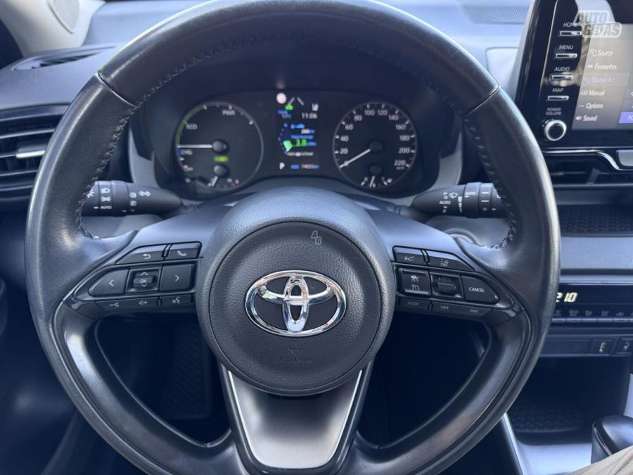 Grey Toyota Yaris 2023 in Avizieniai, with an engine capacity of 1.50 L and mileage of 74 thousand km for 16950 €, photo 10 on AUTOMOTO.COM.LV