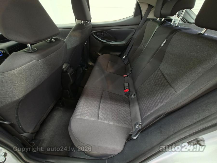 Pelēks Toyota Yaris 2023 Hāpsalu, ar dzinēja tilpumu 1.50 L un nobraukumu 156 tūkst. km par 13900 €, foto 27 vietnē AUTOMOTO.COM.LV
