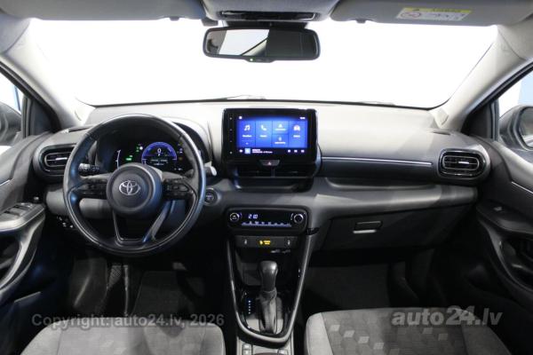 Pelēks Toyota Yaris 2024 Tallina, ar dzinēja tilpumu 1.50 L un nobraukumu 25 tūkst. km par 21490 €, foto 7 vietnē AUTOMOTO.COM.LV