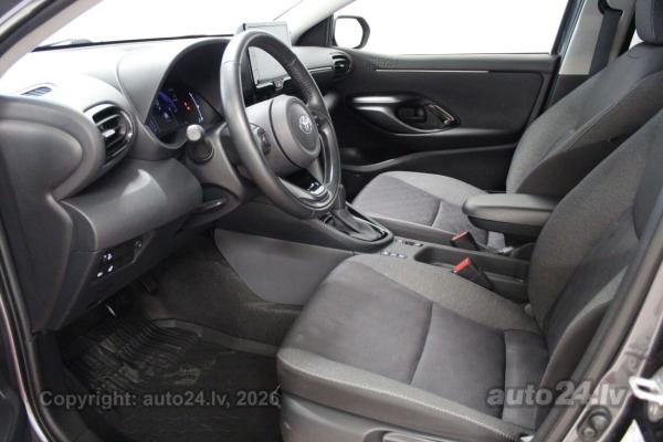 Grey Toyota Yaris 2024 in Viljandi, with an engine capacity of 1.50 L and mileage of 24 thousand km for 21490 €, photo 11 on AUTOMOTO.COM.LV