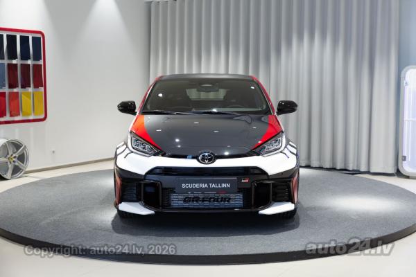 Pelēks Toyota Yaris 2024 Tallina, ar dzinēja tilpumu 1.60 L un nobraukumu 200 tūkst. km par 99000 €, foto 2 vietnē AUTOMOTO.COM.LV